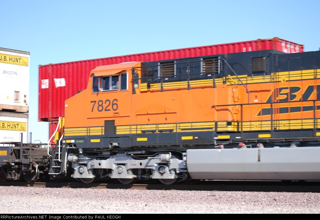 BNSF 7826 rolls east as a #4 unit on a eastbound Z.